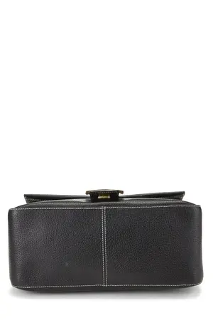 Fendi Grained Leather Mama Bag With Ff Buckle - Black
