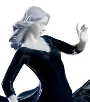 LLADRO Night Approaches Figurine