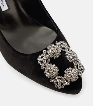 Manolo Blahnik Hangisi 70 Embellished Velvet Pumps - Black