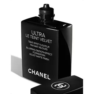 Chanel Ultra Le Teint Velvet Blurring Smooth-effect Foundation Velvet Matte Finish 30ml - Bd121