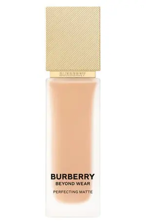 Burberry Beyond Wear Perfecting Matte Foundation - 40 Light Warm