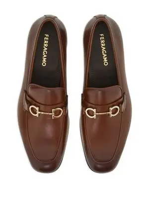FERRAGAMO Gancini Plaque Loafers - Brown