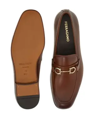 FERRAGAMO Gancini Plaque Loafers - Brown