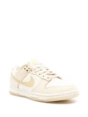 Nike Dunk Low Sneakers - Neutrals