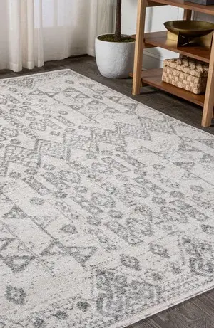 JONATHAN Y Idris Diamond Geometric Area Rug