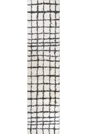 JONATHAN Y Arenal Geometric Grid Shag Area Rug