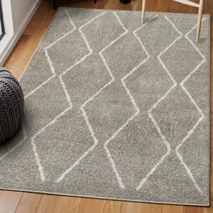 JONATHAN Y Catala Moroccan Diamond Shag Area Rug - Gray/ivory