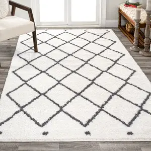 JONATHAN Y Cami Moroccan Style Diamond Shag Area Rug