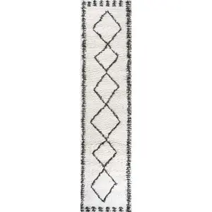JONATHAN Y Calvia Moroccan Diamond Shag Area Rug - White/gray