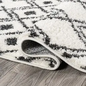 JONATHAN Y Caimari Moroccan Diamond Shag Area Rug
