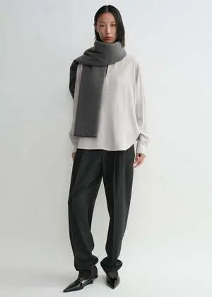 TOTEME Wide Classic Wool Scarf Mid - Grey