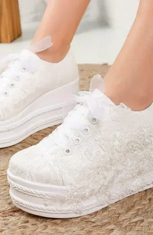 FOREVER & ALWAYS SHOES Claudine Lace Platform Sneakers