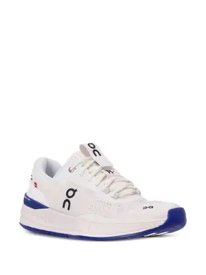 On The Roger Pro Sneakers - White