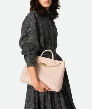 BOTTEGA  VENETA Andiamo Intrecciato Leather Bag - Cameo