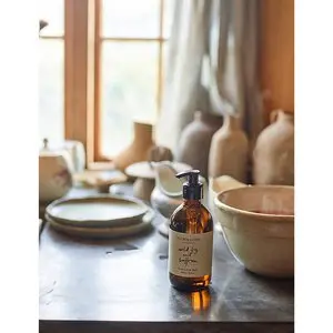 PLUM AND ASHBY Wild Fig & Saffron Hand And Body Wash 300ml