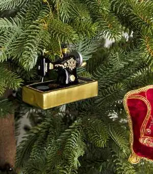 Harrods Vintage Sewing Machine Tree Decoration