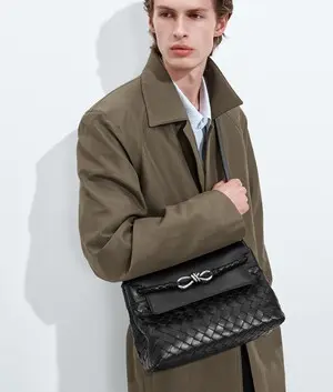 Bottega Veneta Small Andiamo Messenger - Black