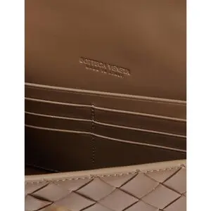 Bottega Veneta Andiamo Leather Clutch - Pinecone-m Brass
