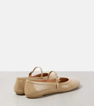 GIANVITO ROSSI Carla Patent Leather Mary Jane Flats - Beige