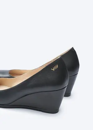 VISCATA Verona Leather Wedges - Black