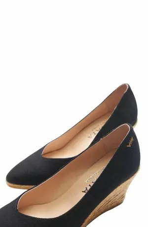 VISCATA Roses V-cut Espadrille Wedges - Black