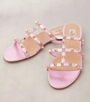 Valentino Garavani Rockstud Classic Leather Flats - Pink