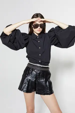 Lanhtropy Frida Linen High-waisted Shorts - Black