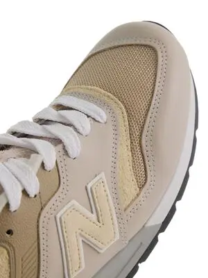 NEW BALANCE U997gg Sneakers - Neutrals