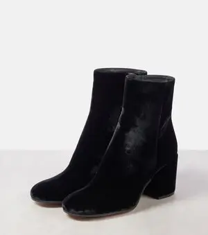 GIANVITO ROSSI Joelle Velvet Ankle Boots - Black