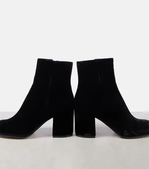 GIANVITO ROSSI Joelle 70 Velvet Booties - Black
