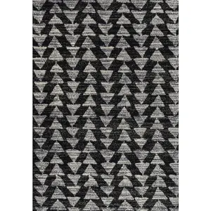 JONATHAN Y Aisha Moroccan Triangle Geometric Area Rug - Black/cream