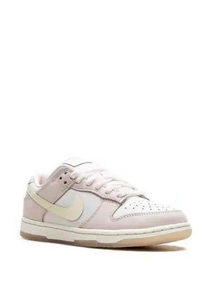 Nike Dunk Low Sneakers