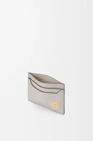 Loewe Anagram Plain Cardholder In Pebble Grained Leather Skin - Light Ghost Grey