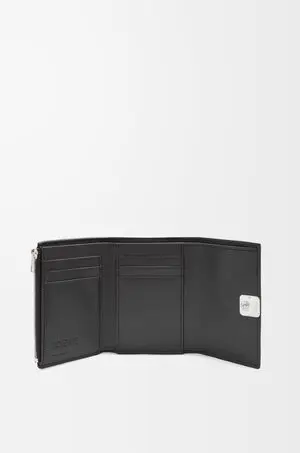 Loewe Anagram Small Vertical Wallet In Pebble Grained Leather Skin - Black