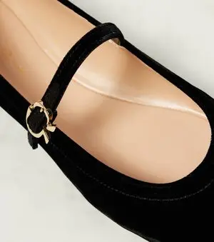 GIANVITO ROSSI Carla Velvet Ballet Flats - Black