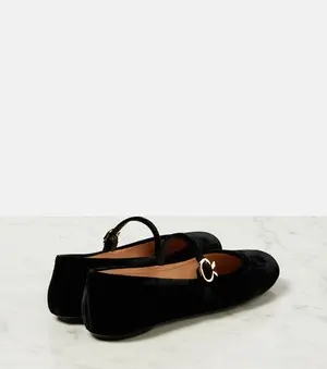 GIANVITO ROSSI Carla Velvet Ballet Flats With Buckle Fastening - Black