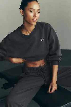Alo Yoga Cropped Crewneck Top - Anthracite