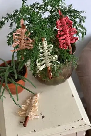 MACRAMÉ BY MONDAY Recycled Sari Silk Tree Ornaments - Mint
