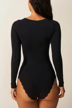 STRIPE & STARE Long Sleeve Layering Top With Lace Detail