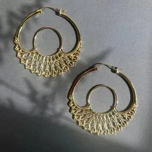 ASTOR & ORION Iris Hoop Earrings - Gold