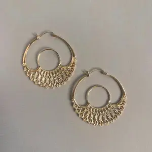 ASTOR & ORION Iris Hoop Earrings - Gold