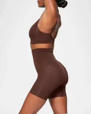 SKIMS Seamless Sculpt Mid-thigh Shorts Cocoa