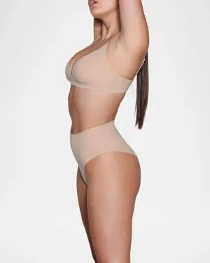 SKIMS Fits Everybody Crossover Bralette - Clay