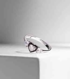KAMYEN Diamond Ring