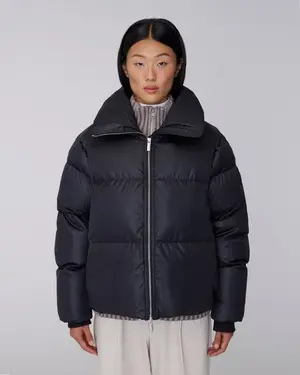 QUARTZ CO. Gisele Short | Down Puffer Jacket