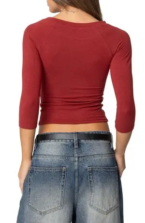 EDIKTED Mary Raglan Sleeve Crop Top - Burgundy