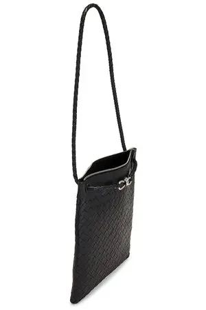 Bottega Veneta Flat Andiamo Messenger Avenue Stitch - Black