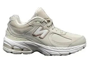 NEW BALANCE 2002r Fleece Lined Sneakers