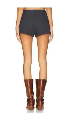Lioness Leo Short