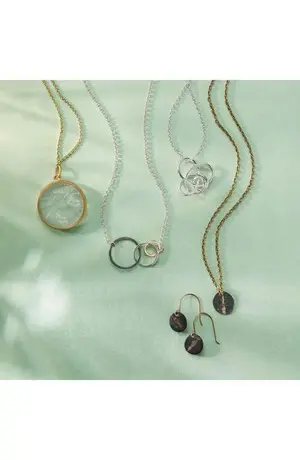 UNCOMMON GOODS Necklace
